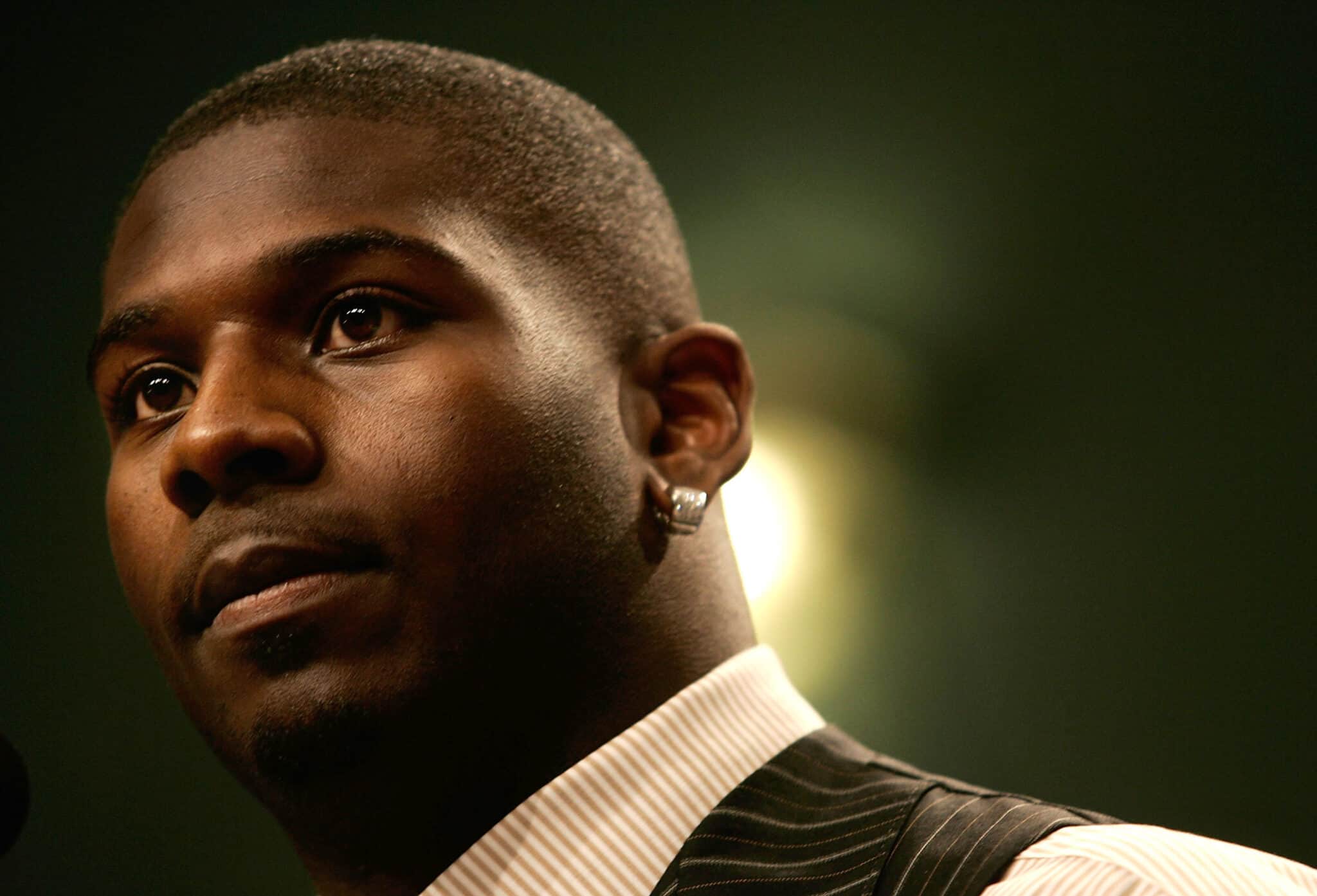 The Life And Career Of LaDainian Tomlinson (Complete Story)