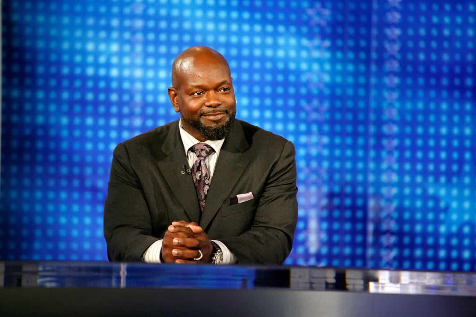 The Life And Career Of Emmitt Smith (Story)