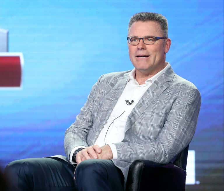 The Life And Career Of Howie Long (Story)